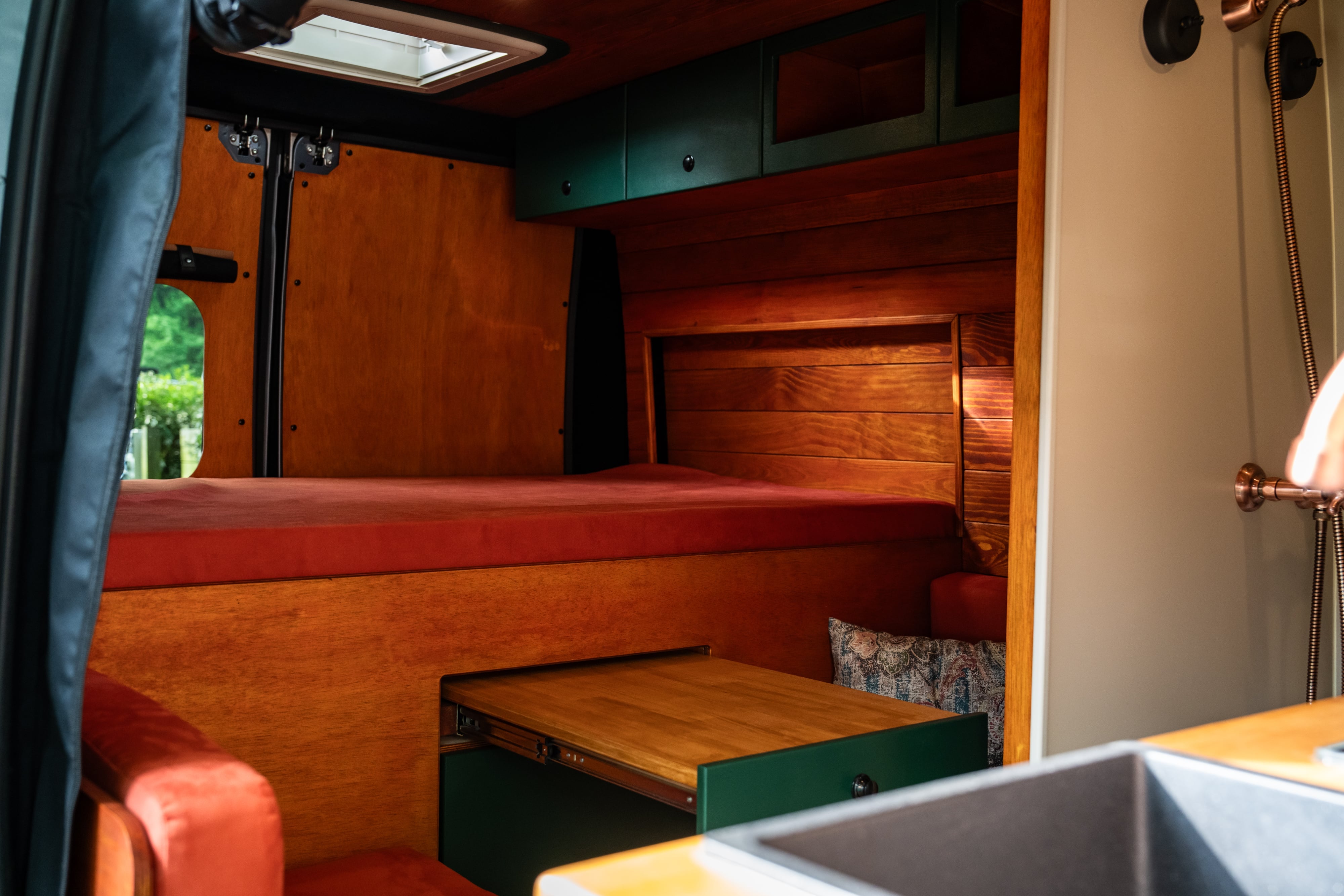 Vanland Voyage - Aménagement de Van sur-Mesure à Tours